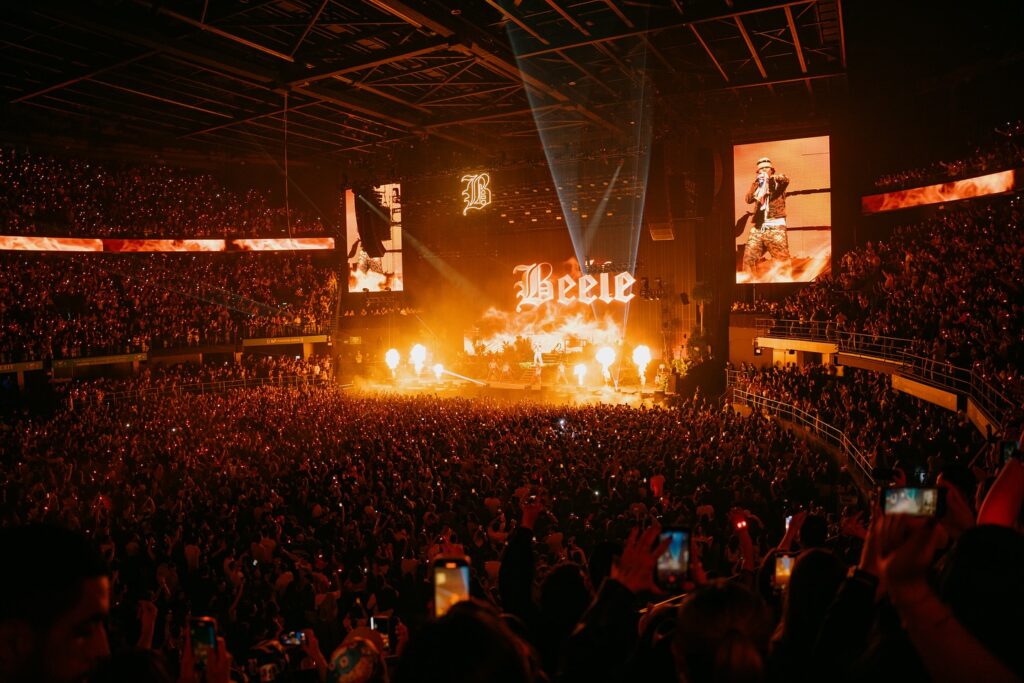 En la primera de seis fechas, Beéle interpretó todo 'BORONDO' y ...